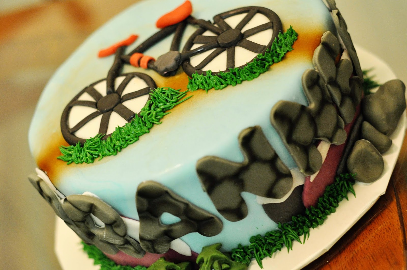DoodlePie Cakes: Mountain Bike Cake