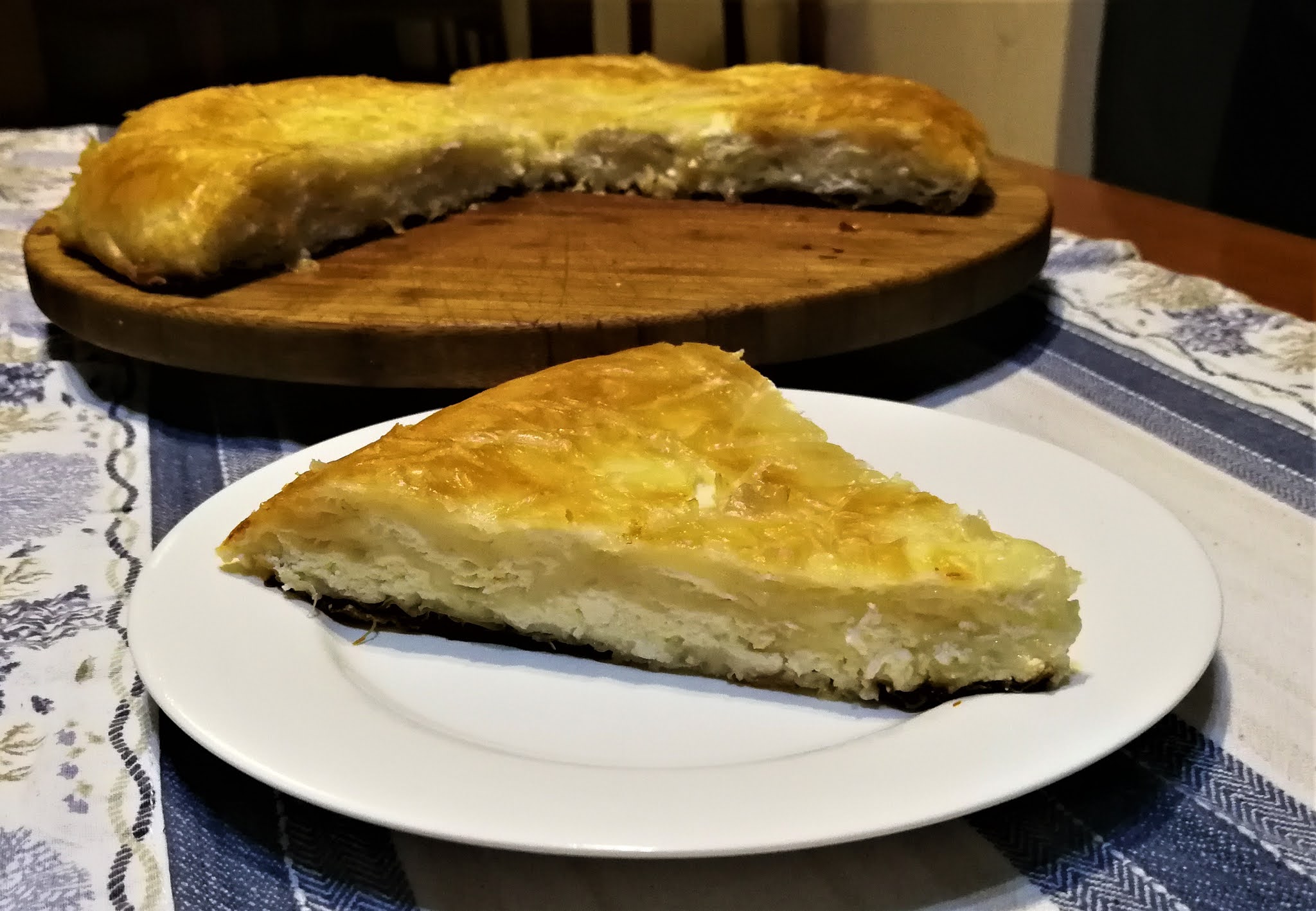 Dalmatinska gastronomija by Bob Smith: Brzi burek od sira sa gotovim korama