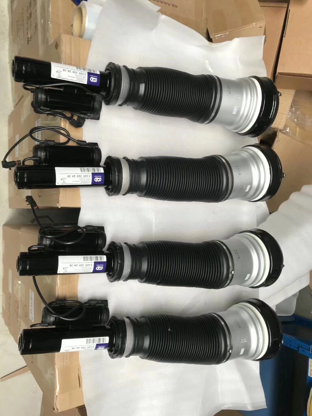 Mercedes benz w220 s class air suspension 2203202438 2203205113