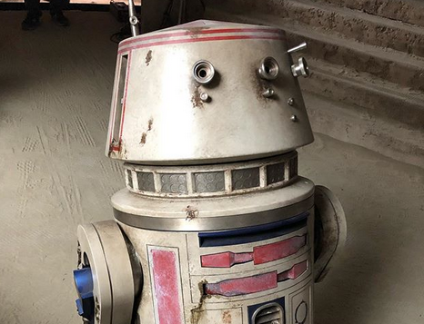 Jon Favreau Shares A Picture Of A Droid From The Set Of 'The ...