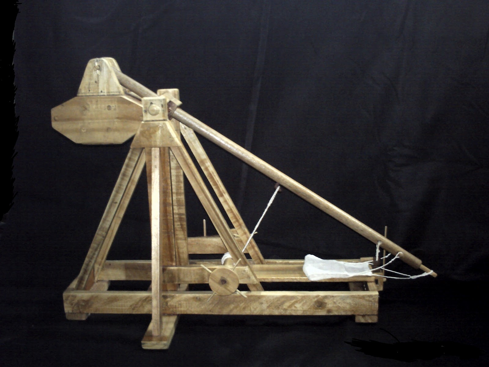 Madeira Trabalhada: Catapulta Medieval ( Medieval Catapult ...