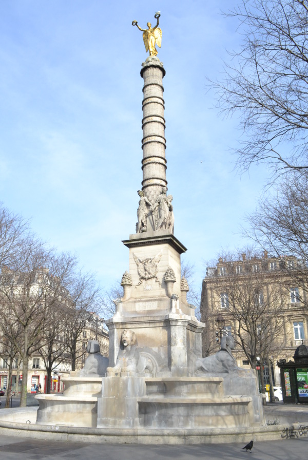 Art et glam: Sur la place du Châtelet, Paris 1er