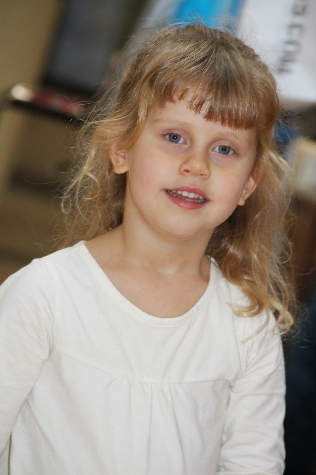 Walker Report - Shedding Light on Bexar County: "Elf Louise" raises ...
