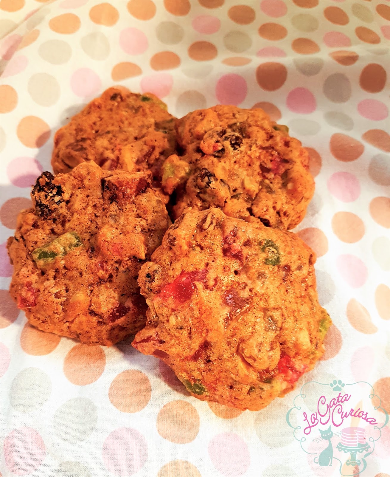 La Gata Curiosa: GALLETAS DE FRUTAS CONFITADAS CON NUECES Y ALMENDRAS
