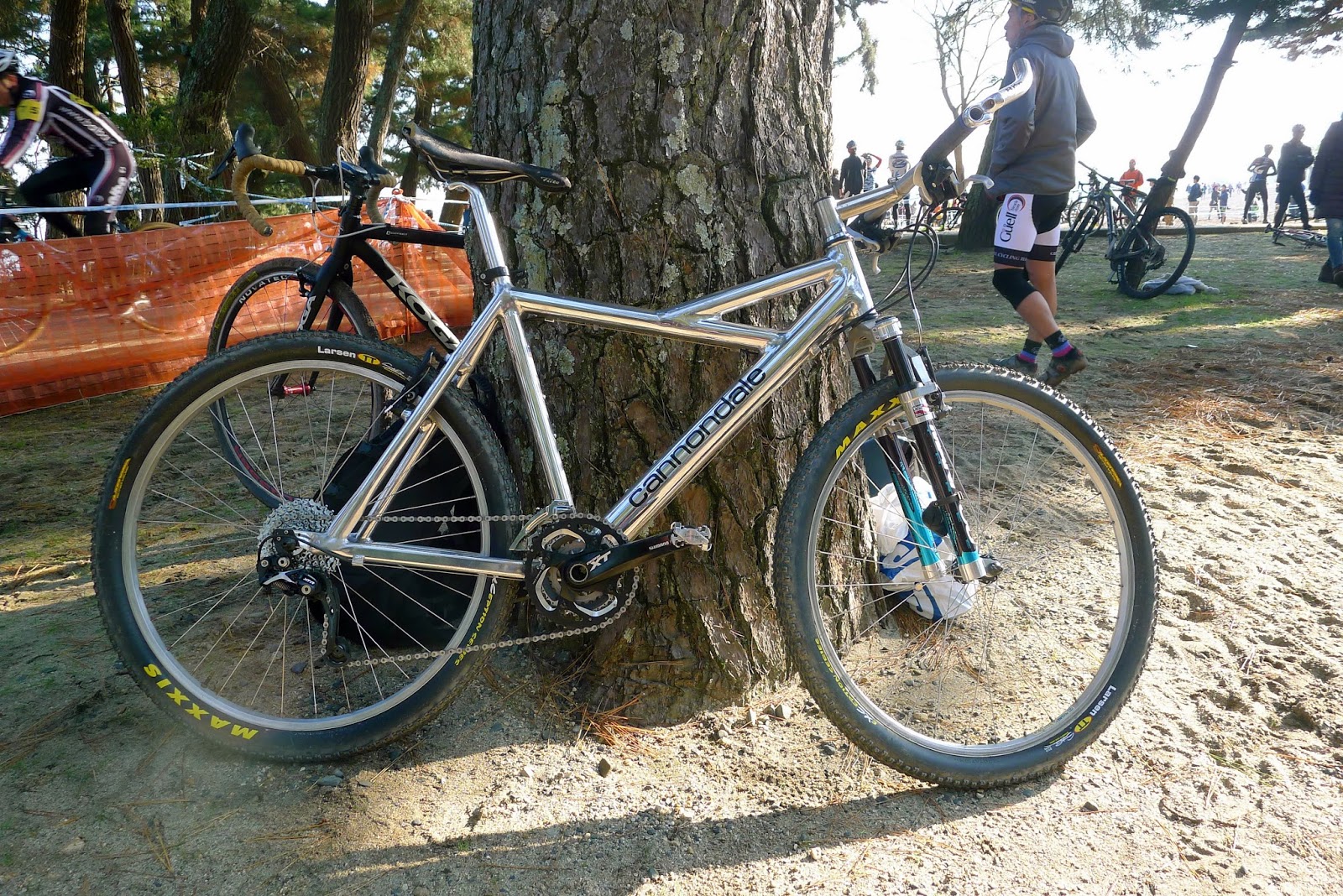 Kinki Cycle: Cannondale Killer V MTB