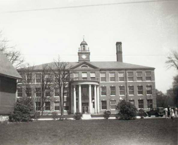 Early looks at Riverside, Illinois' grade schools and high school