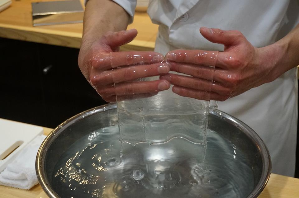 The art of Kudzu, cooking kudzu roots powder in Yoshino mountain