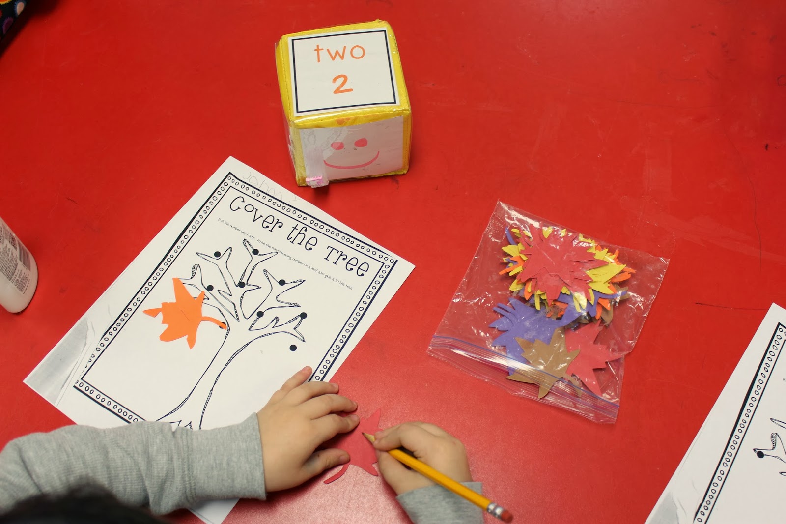 Mrs. Lee's Kindergarten: Fall Math Centers and a Quick, Fun Math Game