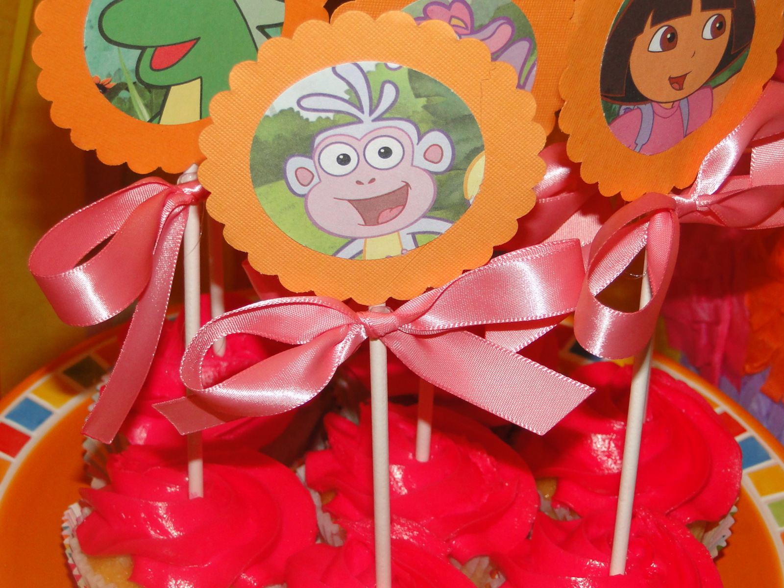 Animal Crackers: Animal Crackers Exclusive: Dora Party