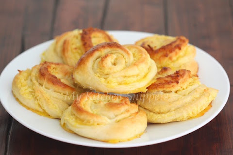 My Kitchen Snippets: Coconut Buns/Cocktail Buns
