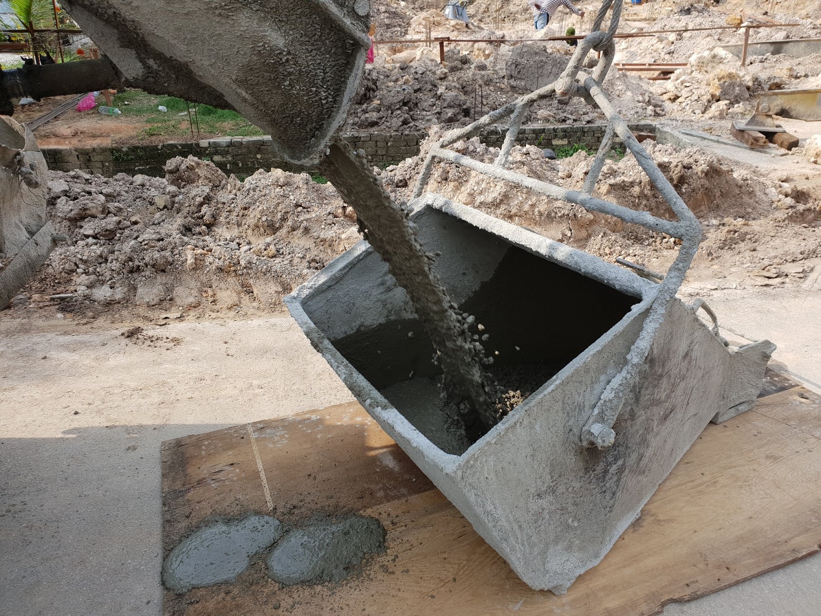 Pengalaman Membina Banglo Sendiri: Konkrit Footing dan Kambus Lubang