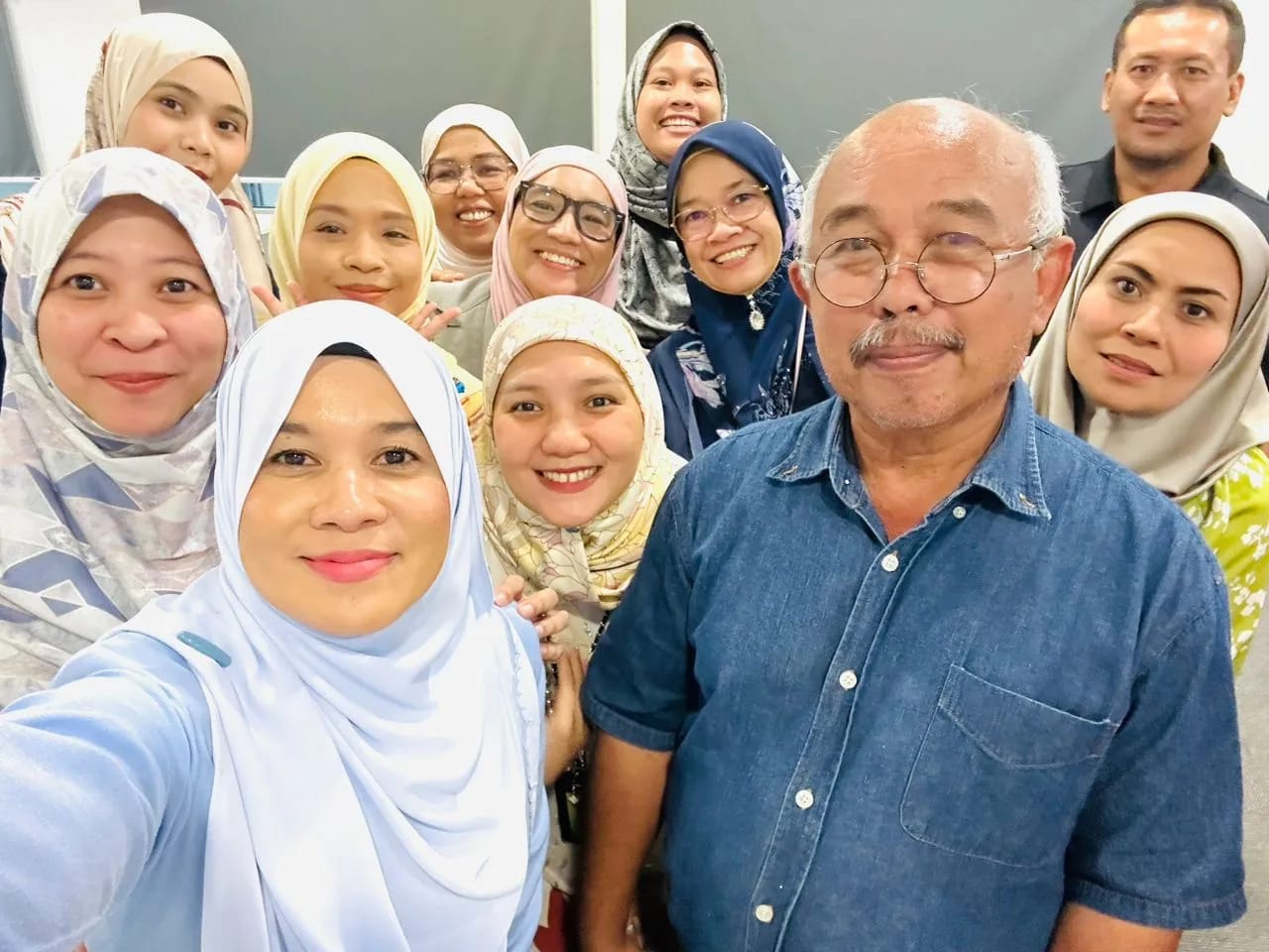 My Life & My Loves ::.: Farewell Lunch Tuan Hj. Megat