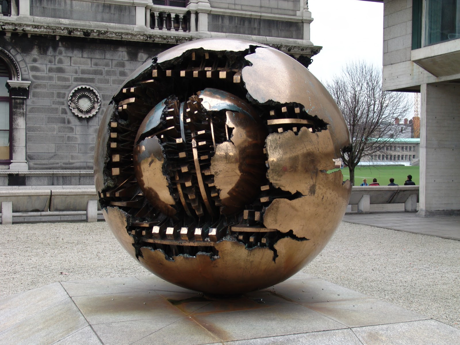 Amazing Spherical Sculptures New Photos 2011 | All Amazing