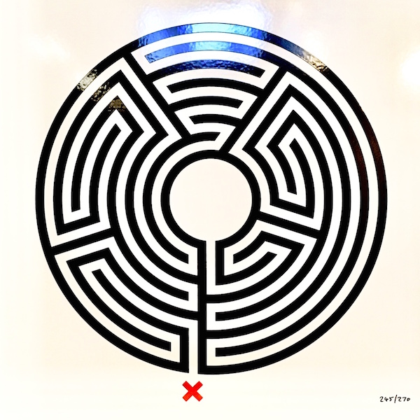 MONOCHROMATIC AXONOMETRIC: Labyrinths on the Underground 4
