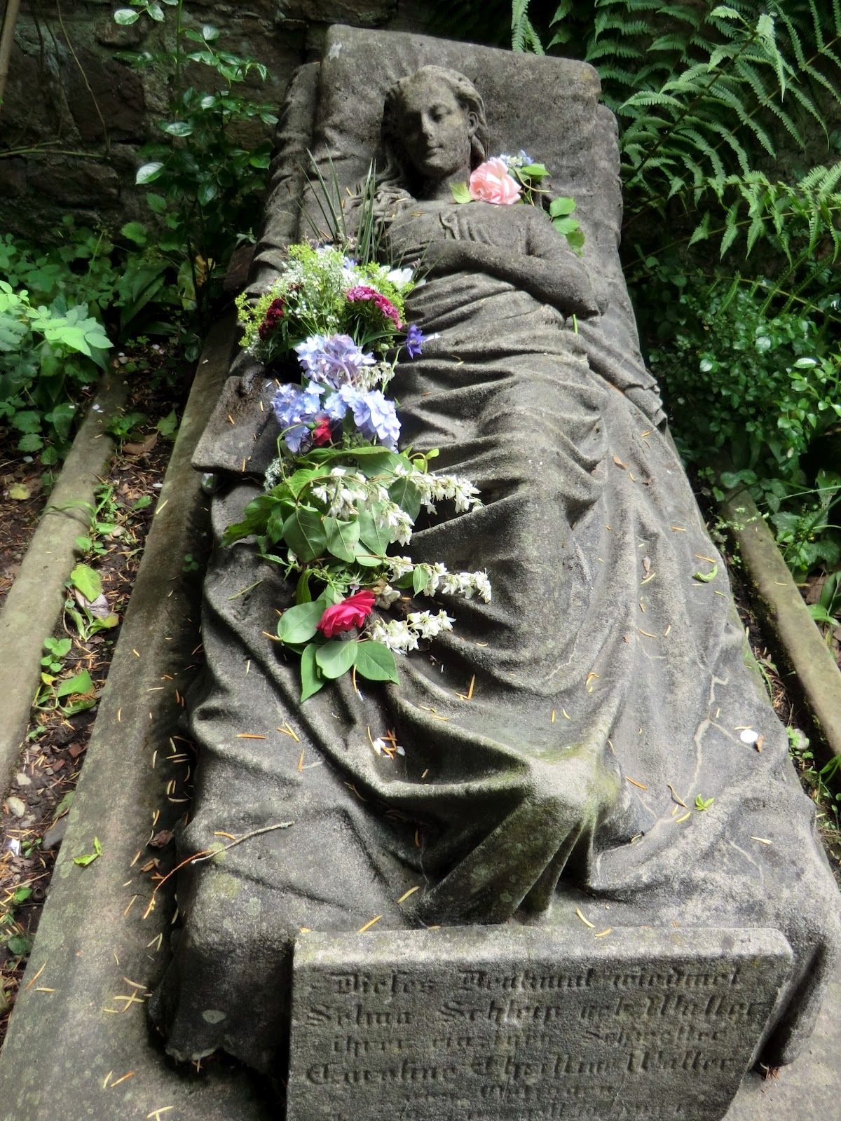 História em Imagens: O Túmulo de Caroline Christine Walter