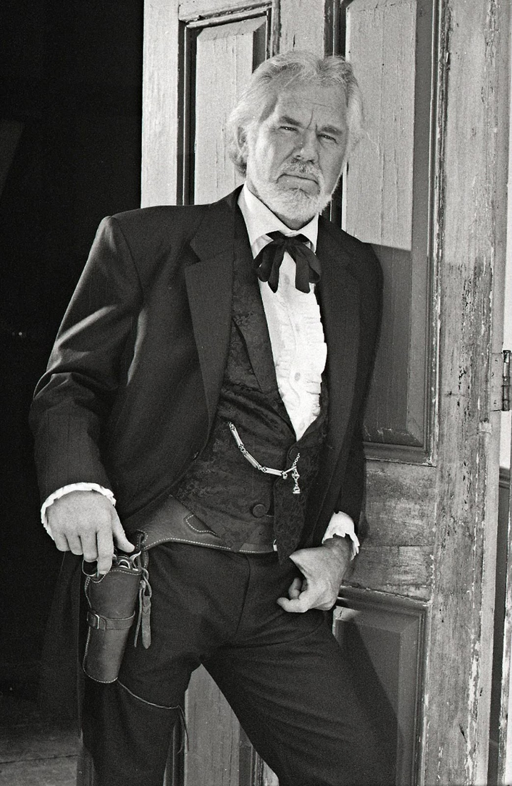 Shades of Gray: Kenny Rogers passes away at 81