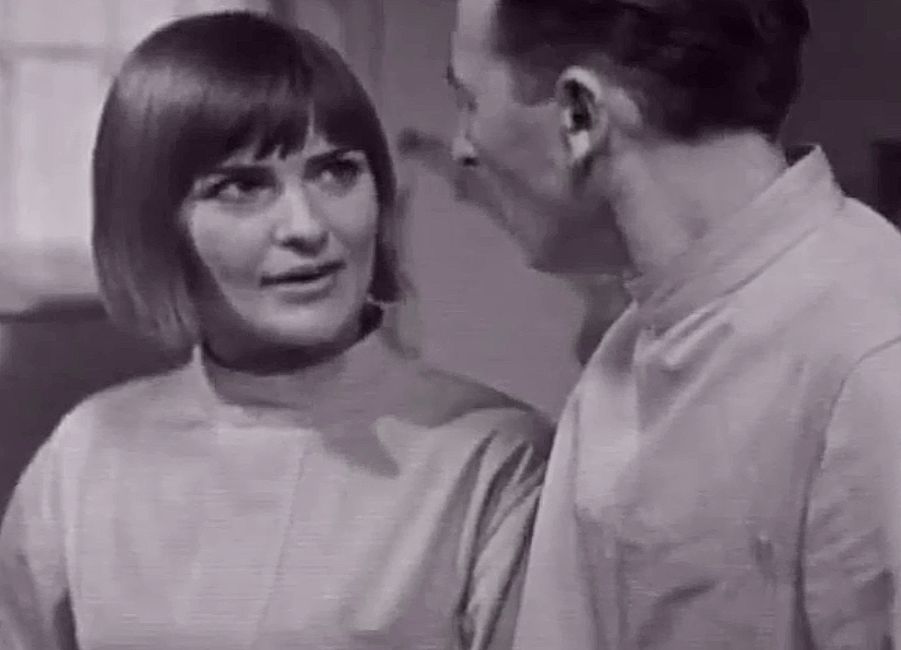 familiar unknown: Vivian Pickles