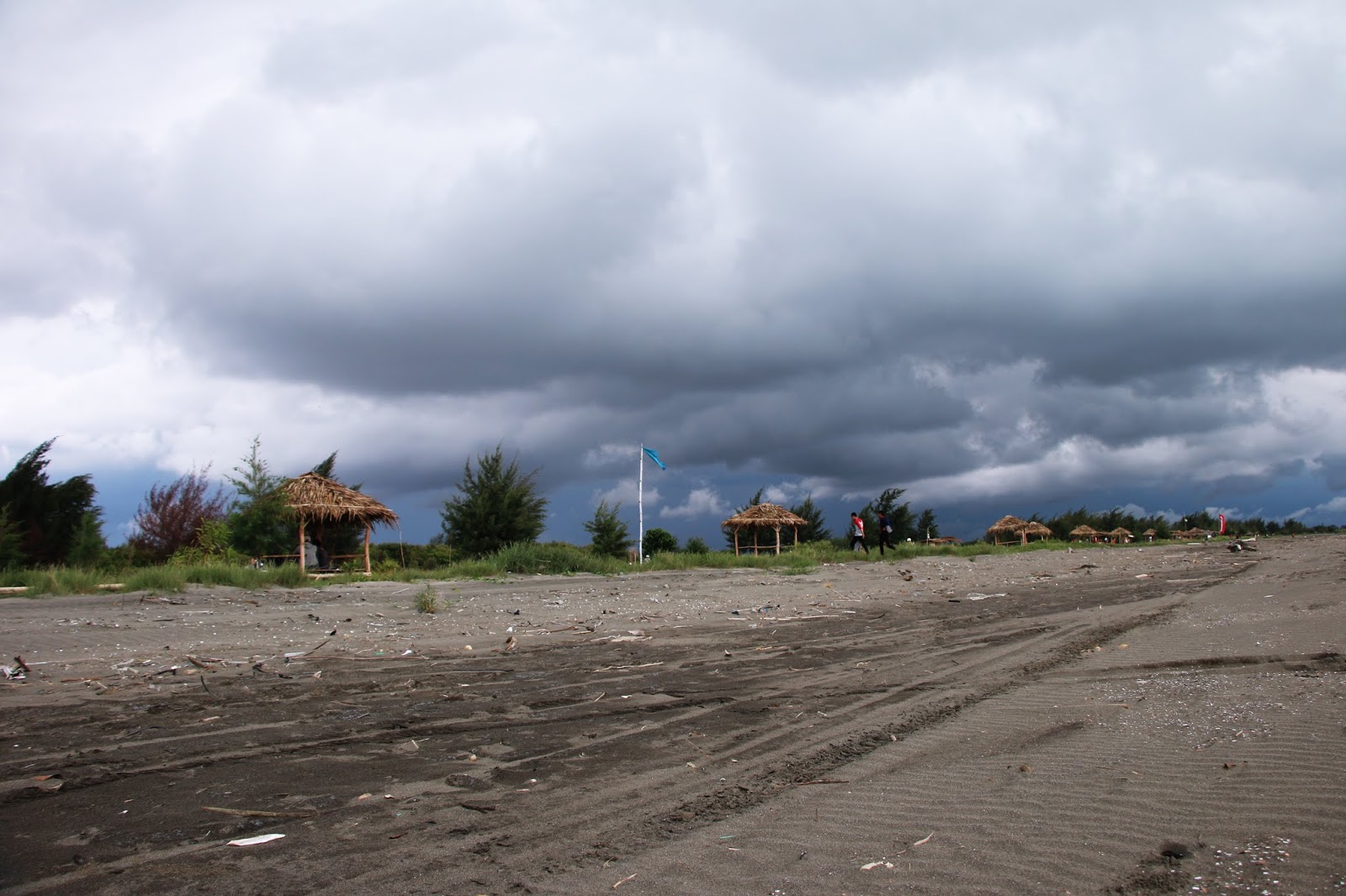 Pantai Tiris (Paris) Surga Tersembunyi Indramayu