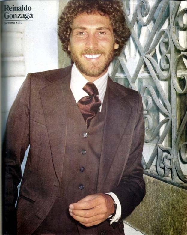 Astros em Revista: REINALDO GONZAGA - O GALÃ CANTOR