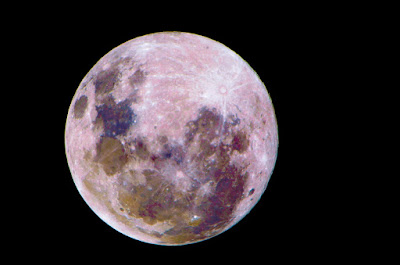 Infobservador: ¿La Luna tiene colores?