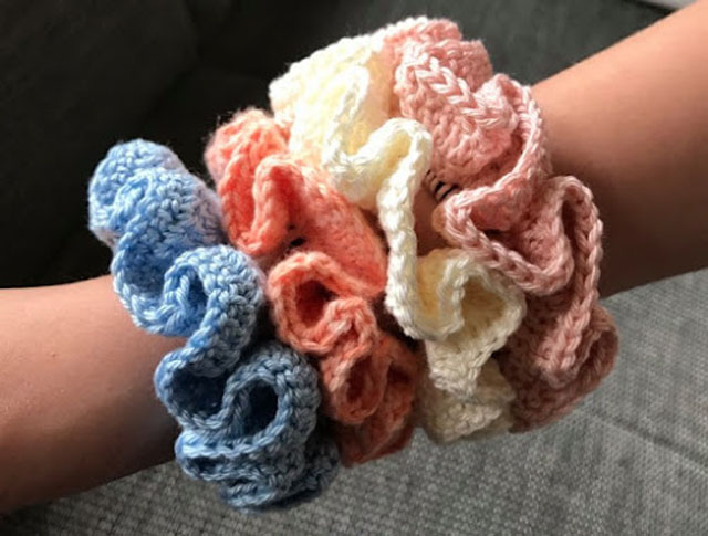 Threading My Way: Featuring ~ Crocheted Scrunchies ~ Pattern