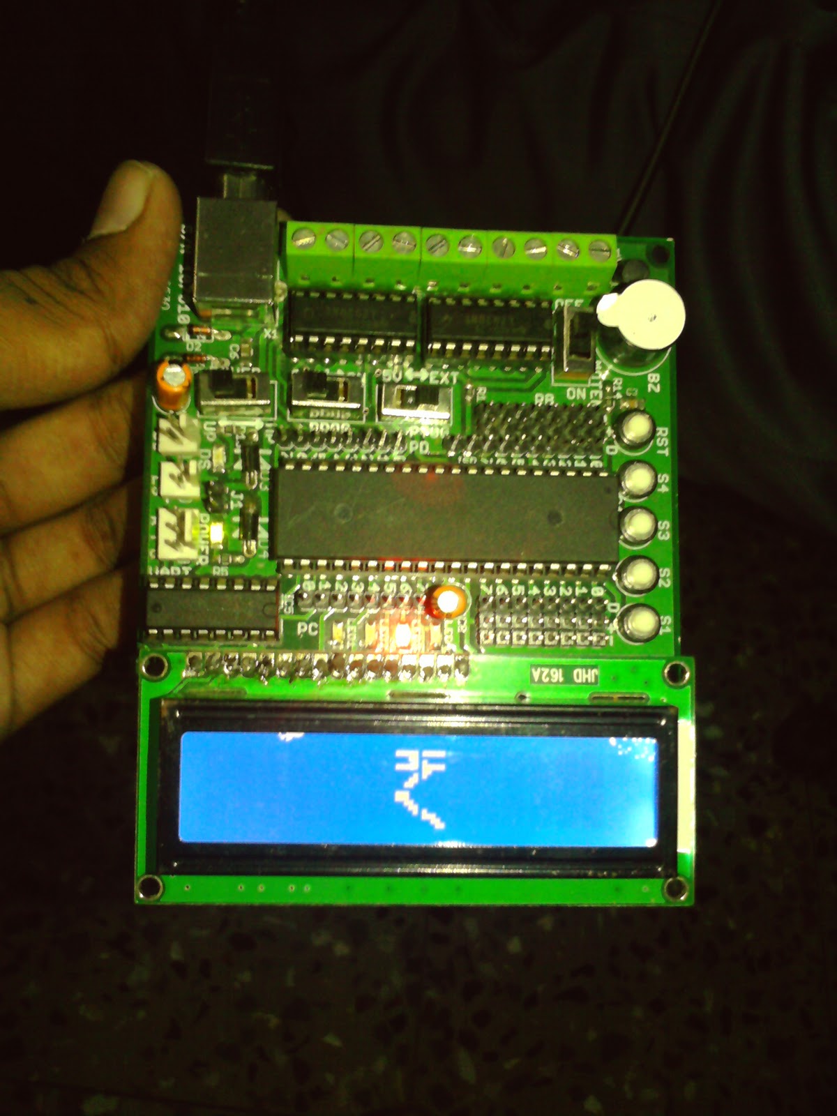 How To Create Custom Characters On 16x2 Lcd Using Pic