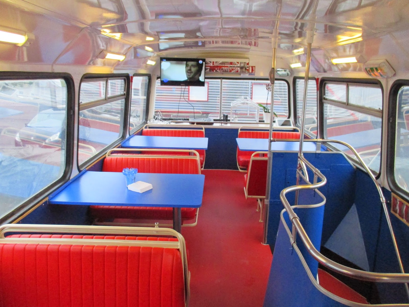 Bussing Area In Restaurant at Mitchell Fredricksen blog