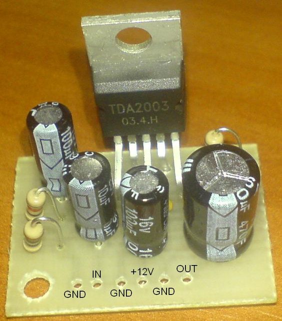 Eletrônica dos C.I.'s: Circuito esquema TDA2003.