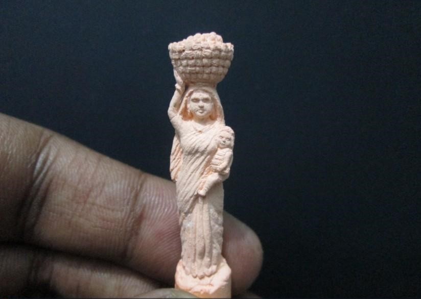 Creative Hub: Art on chalk [Chalk Sculpture]