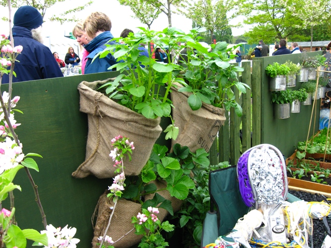 Ewa in the Garden: 18 Best Garden Recycling Ideas - Hand Picked
