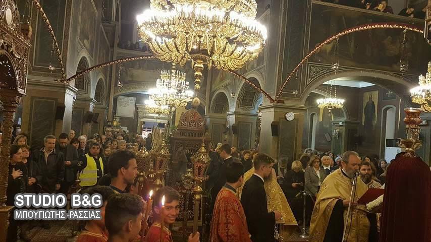 Άγιοι και Εκκλησία: Η ΑΚΟΛΟΥΘΙΑ ΤΟΥ ΑΚΑΘΙΣΤΟΥ ΥΜΝΟΥ ΣΤΟΝ ΑΓΙΟ ΠΕΤΡΟ ΑΠΟ ...