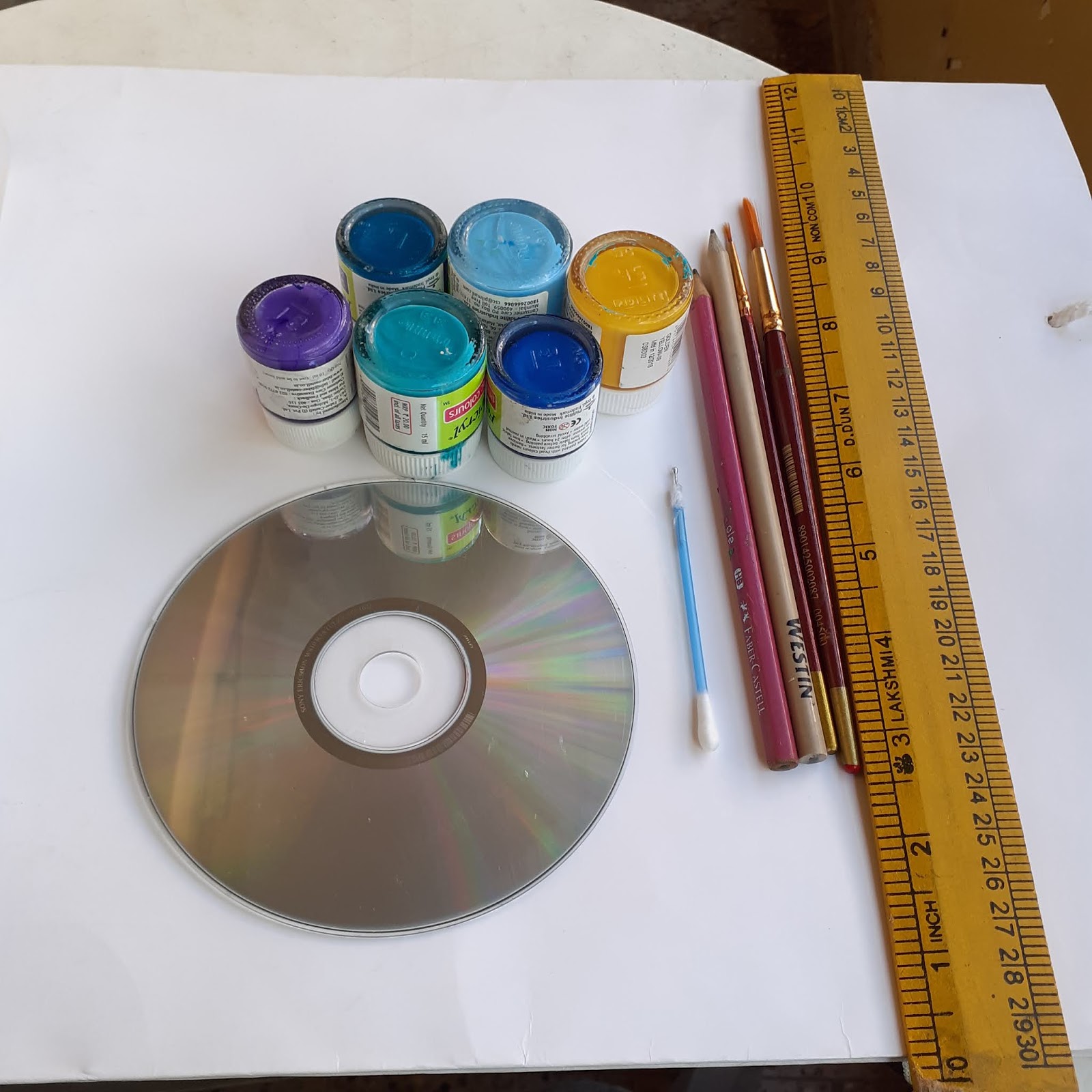 Easy Crafts - Explore your creativity: DIY Dot painting on CD - Craft 10