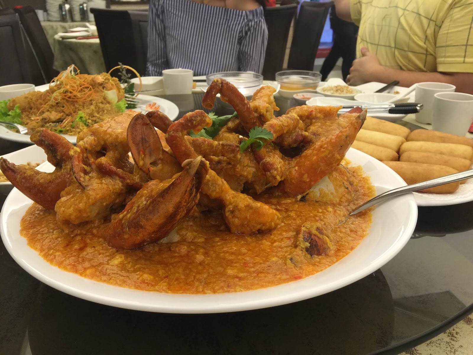 Shellfish Adventures At Long Beach - Singapore | Lyv to Eat