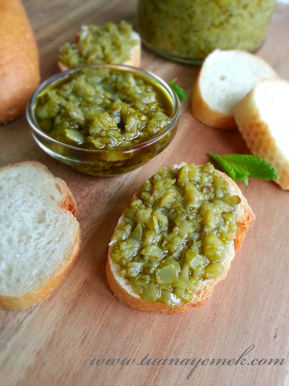 TUANA MUTFAK: YEŞİL BİBER SOSU