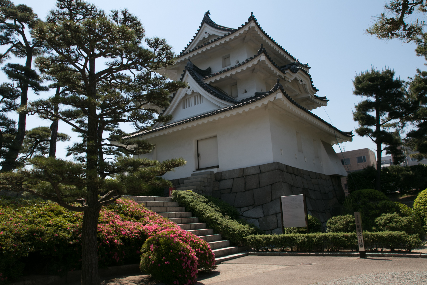 Takamatsu Castle -Beautiful water castle with original turrets- | Japan ...