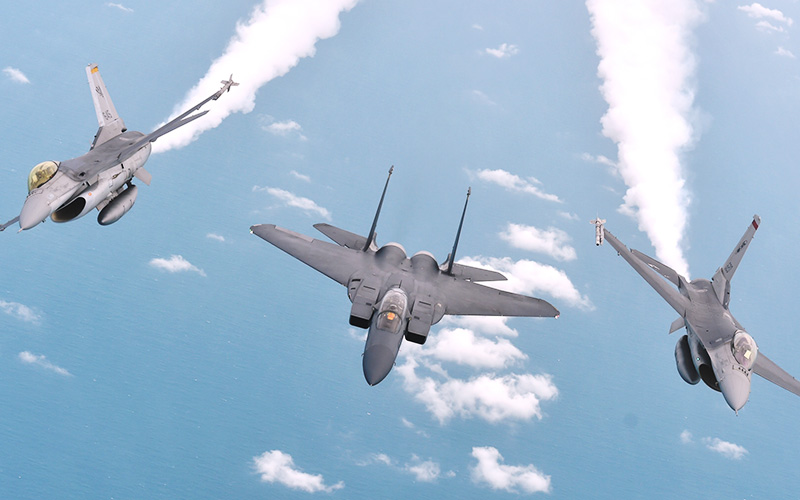 DEFENSE STUDIES: Singapore, US Sign Agreement for RSAF Training ...