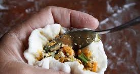 Foodies: How to make momo shape