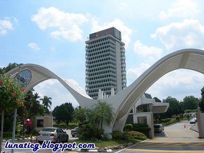 Malaysia Parliament building | Lunaticg Coin