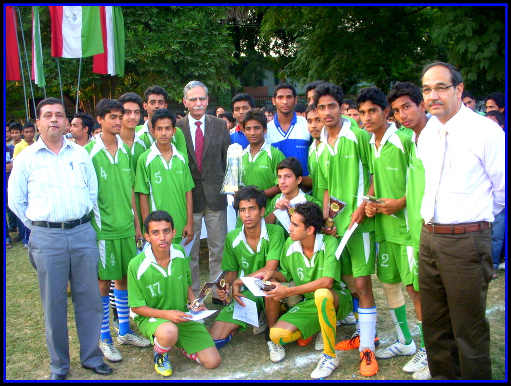 Al Barkaat Art Gallery: Al Barkaat Public School Lifts up Trophy In ...