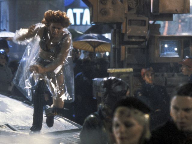 Rare and Amazing Photos From Behind the Scenes of 1982 Science Fiction ...