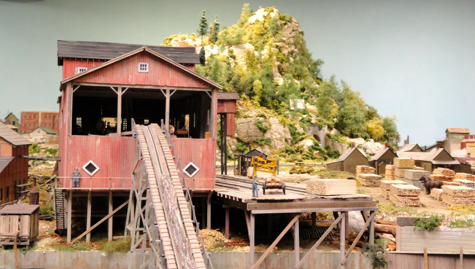 Model Railroad Minutiae: sawmill model