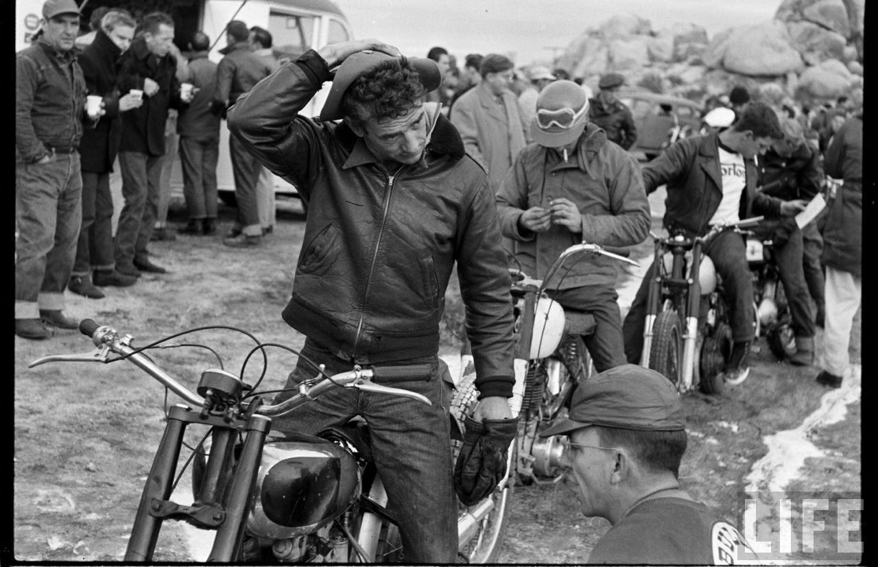 Her Majesty’s Thunder: Vintage Photos of Motorcycle Racing