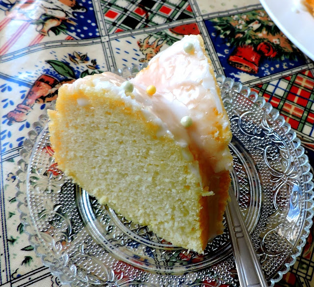 Lush Lemon Pound Cake | The English Kitchen