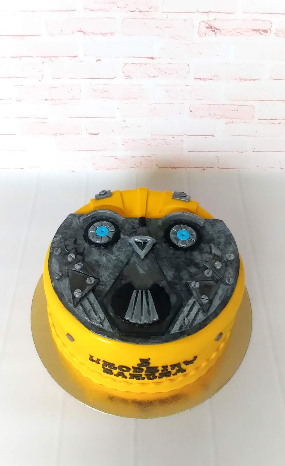Lukrowanka: "Transformers" - Bumblebee, tort artystyczny :)