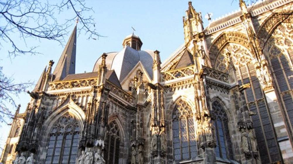 Aachen Cathedral: Great cathedral with historical, architectural and ...