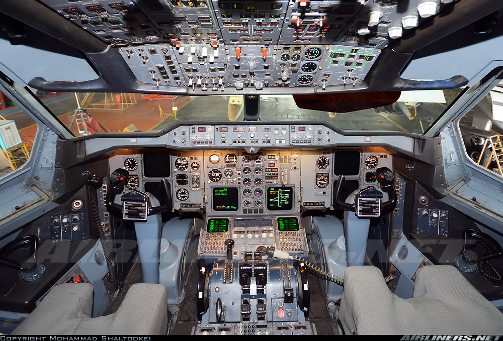 Charles Ryan's Flying Adventure: Singapore Airlines Airbus A310 Trip Report