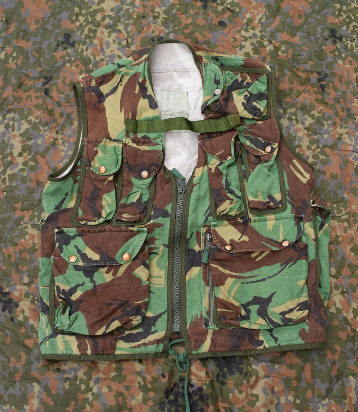 Webbingbabel: British DPM Close Observation Platoon Vest SASS