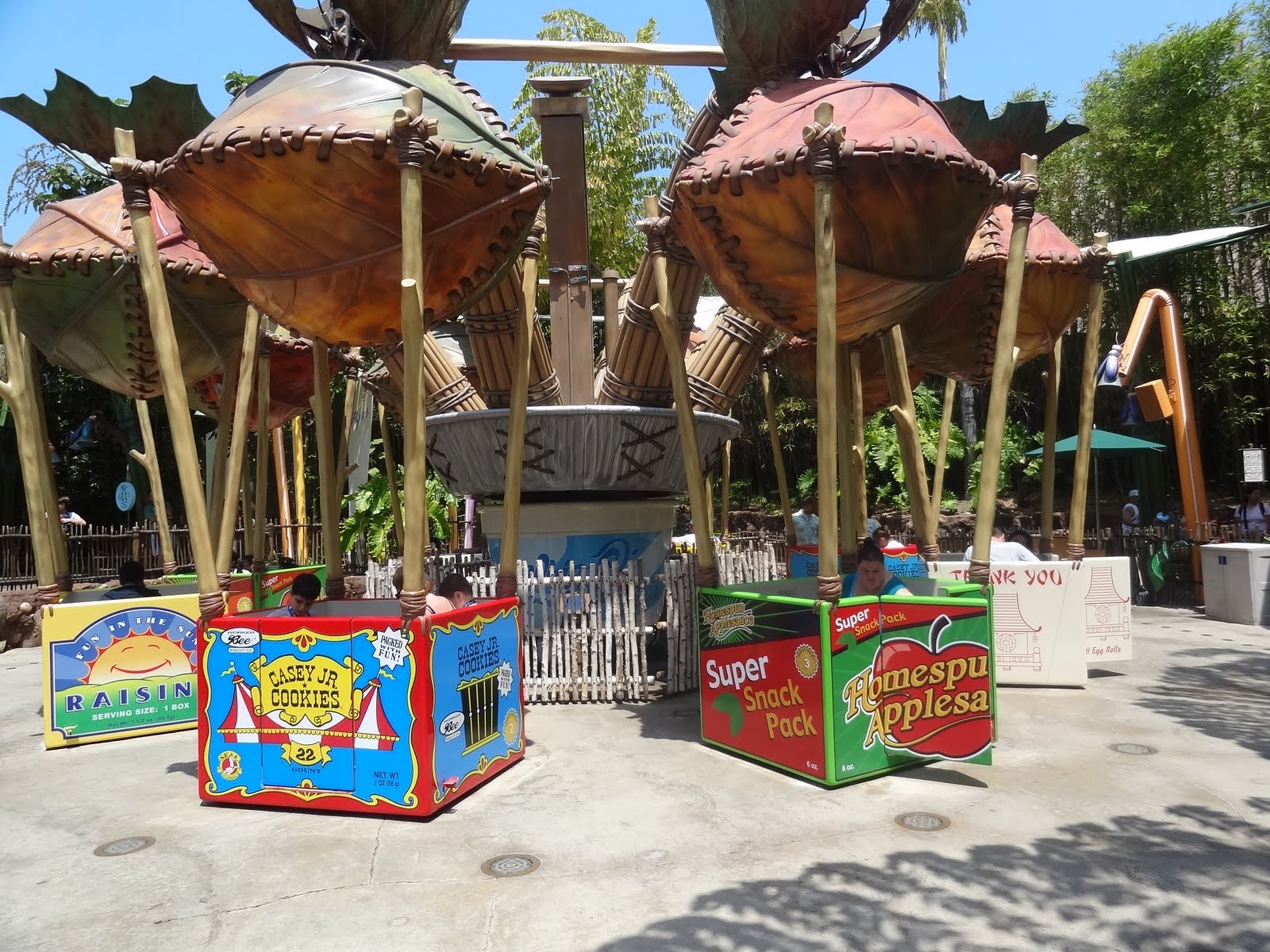 Holly Daze: Bug's Life at California Adventure