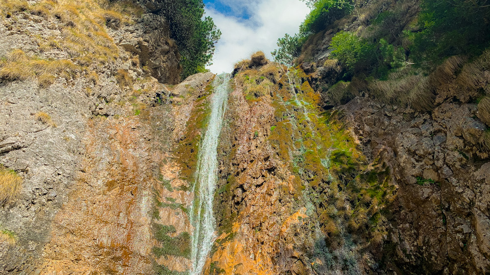 ALPINIADA: Cascada Moara Dracului din Munţii Bucegi