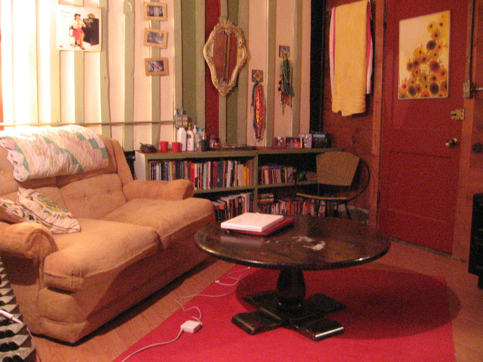 Gaslight Village Rentals: Lofted Studio (426 Brown St., #2)